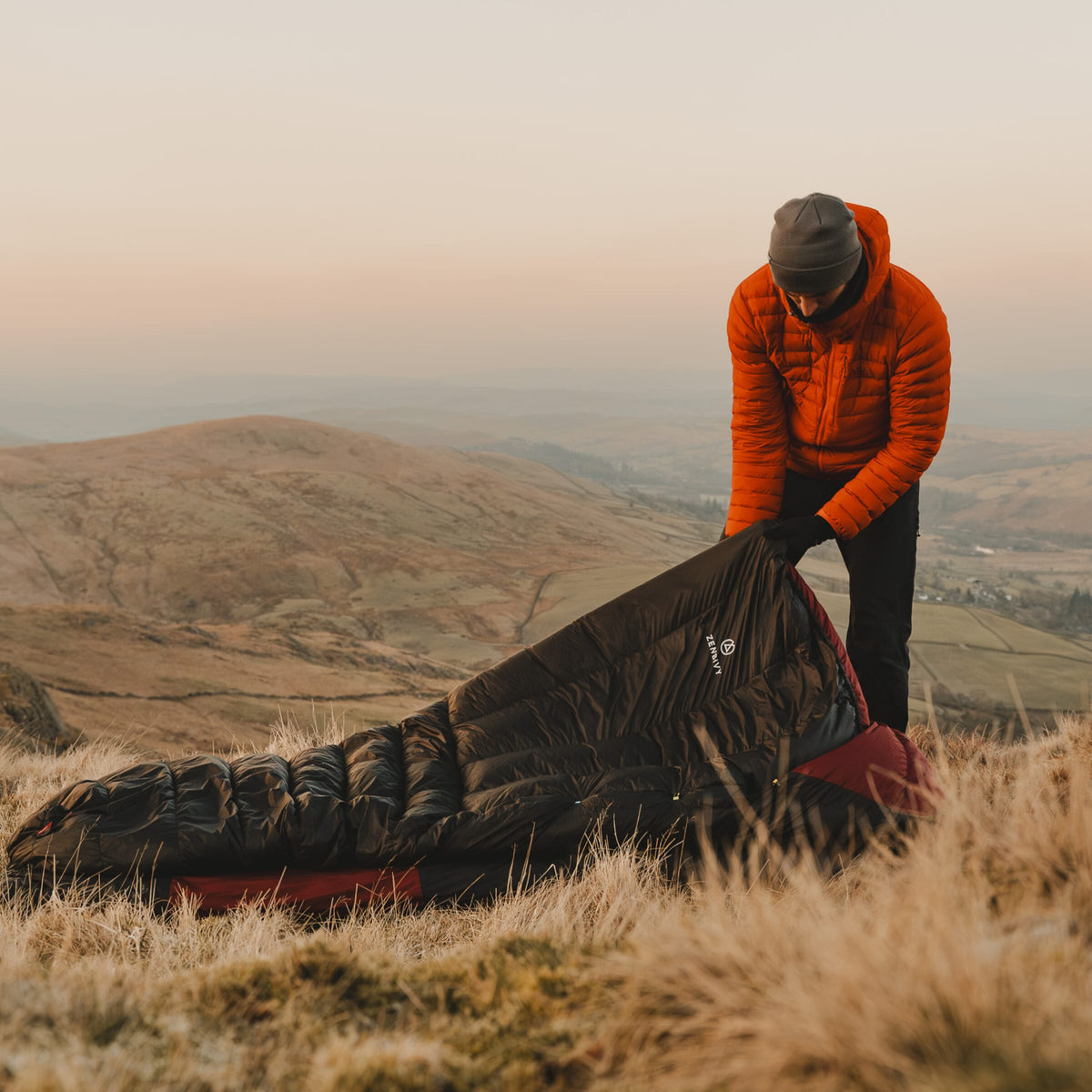 The Case for Layering Quilts: How to Adapt Your Sleep System Year-Roun – Zenbivy